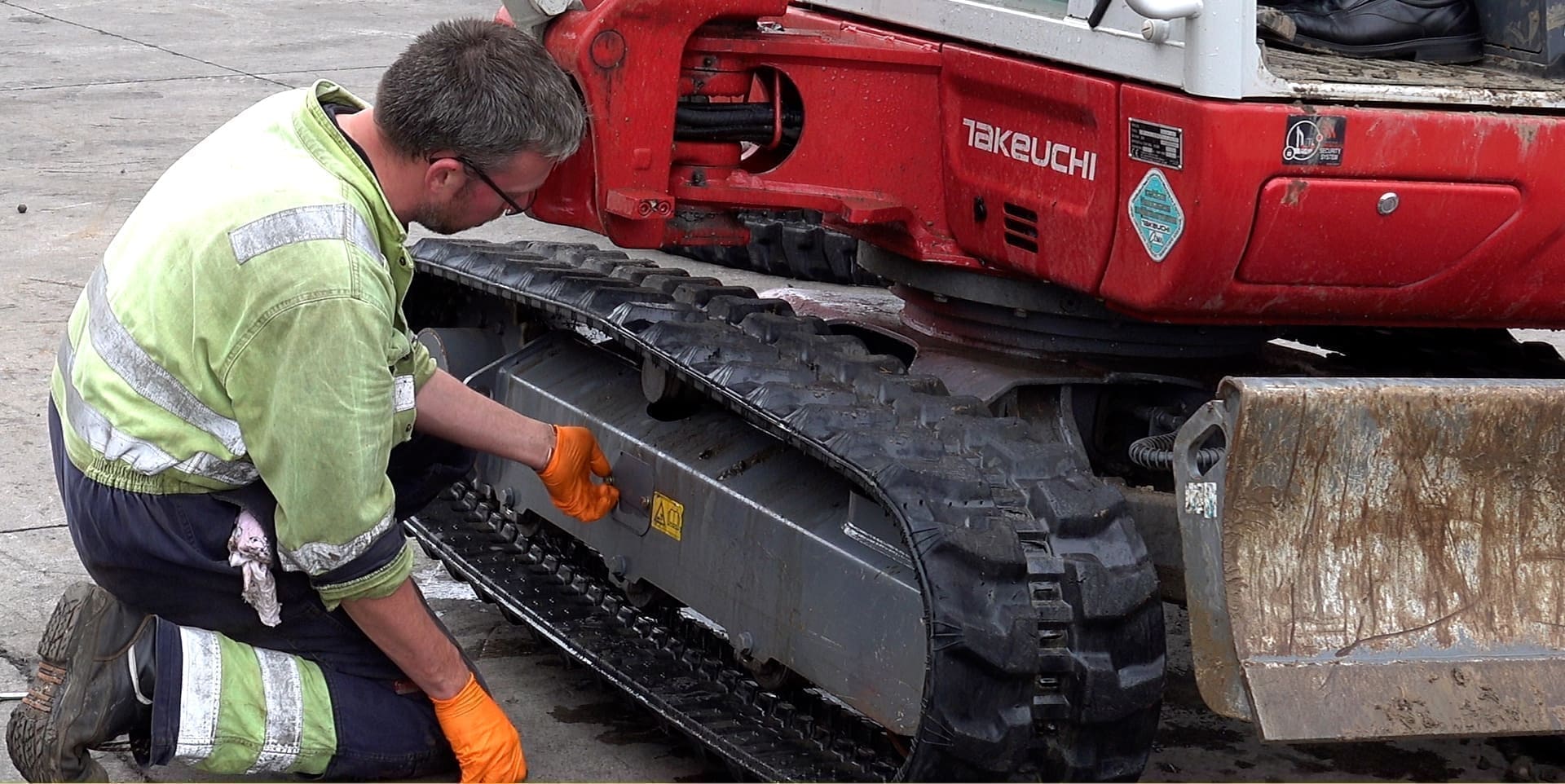 TerraTrack Plus - Advanced Rubber Tracks for Excavators - Astrak